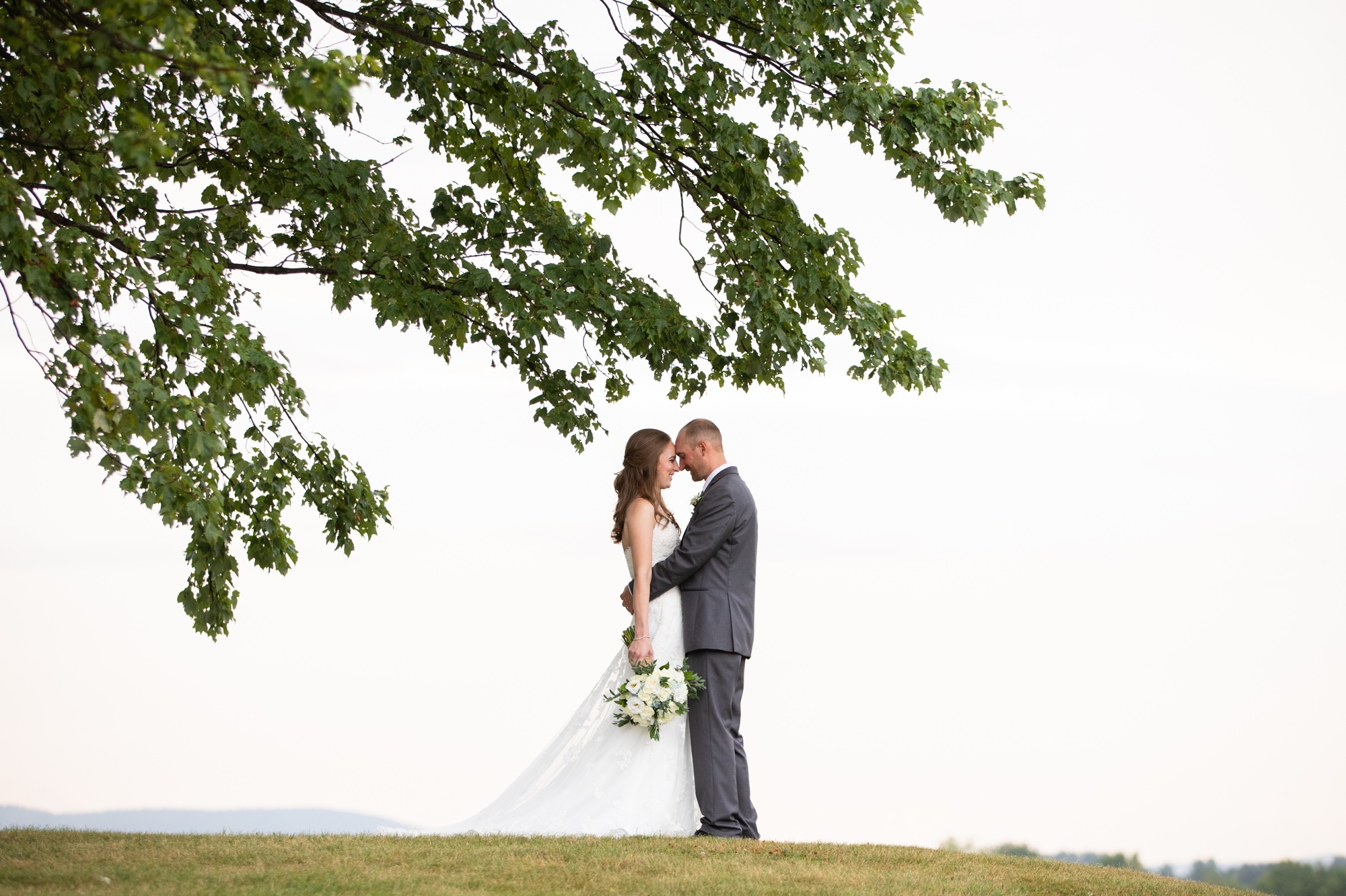 Pro Tips: How to Select the Right Wedding Photographer